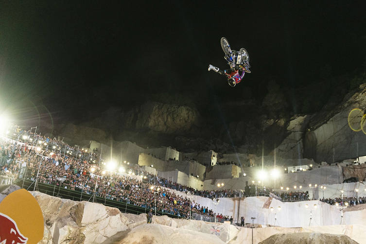 Clinton Moore wins Athens X-Fighters - Transmoto