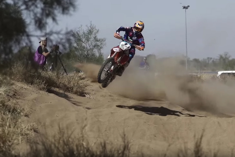 Aussie Racer: Finke Desert Race - Part 1 - Transmoto