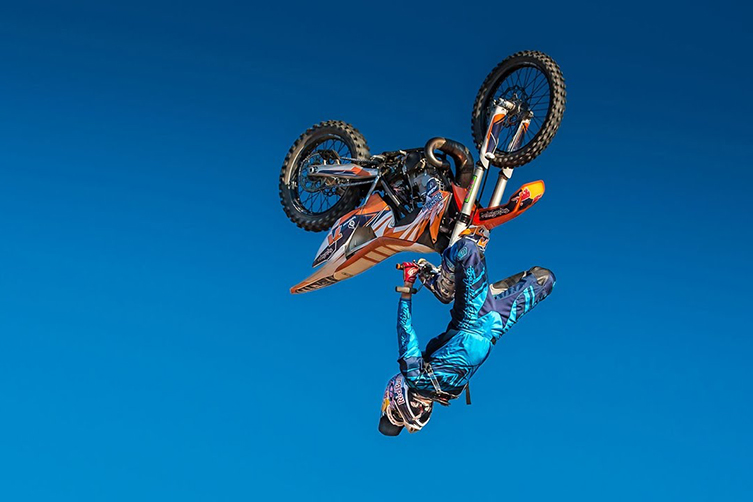 Video: FMX set-up with Danny Torres - Transmoto