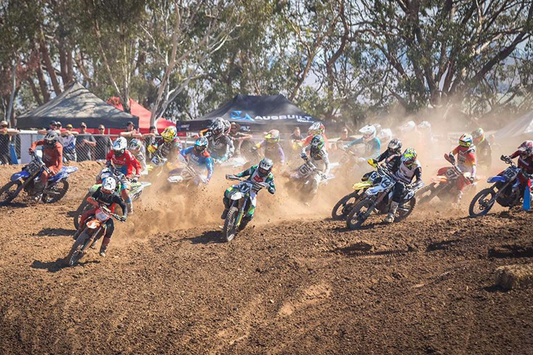 Who’s Faster: Mr MX or Mr Enduro? - Transmoto