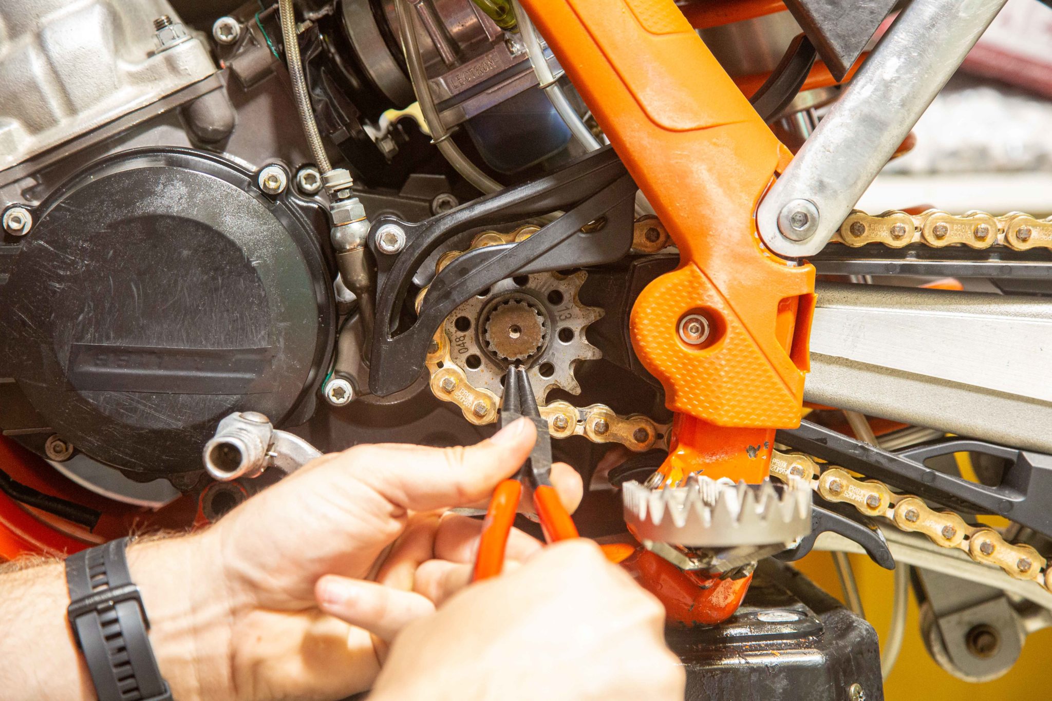 DIY: Chain & Sprocket Replacement - Transmoto