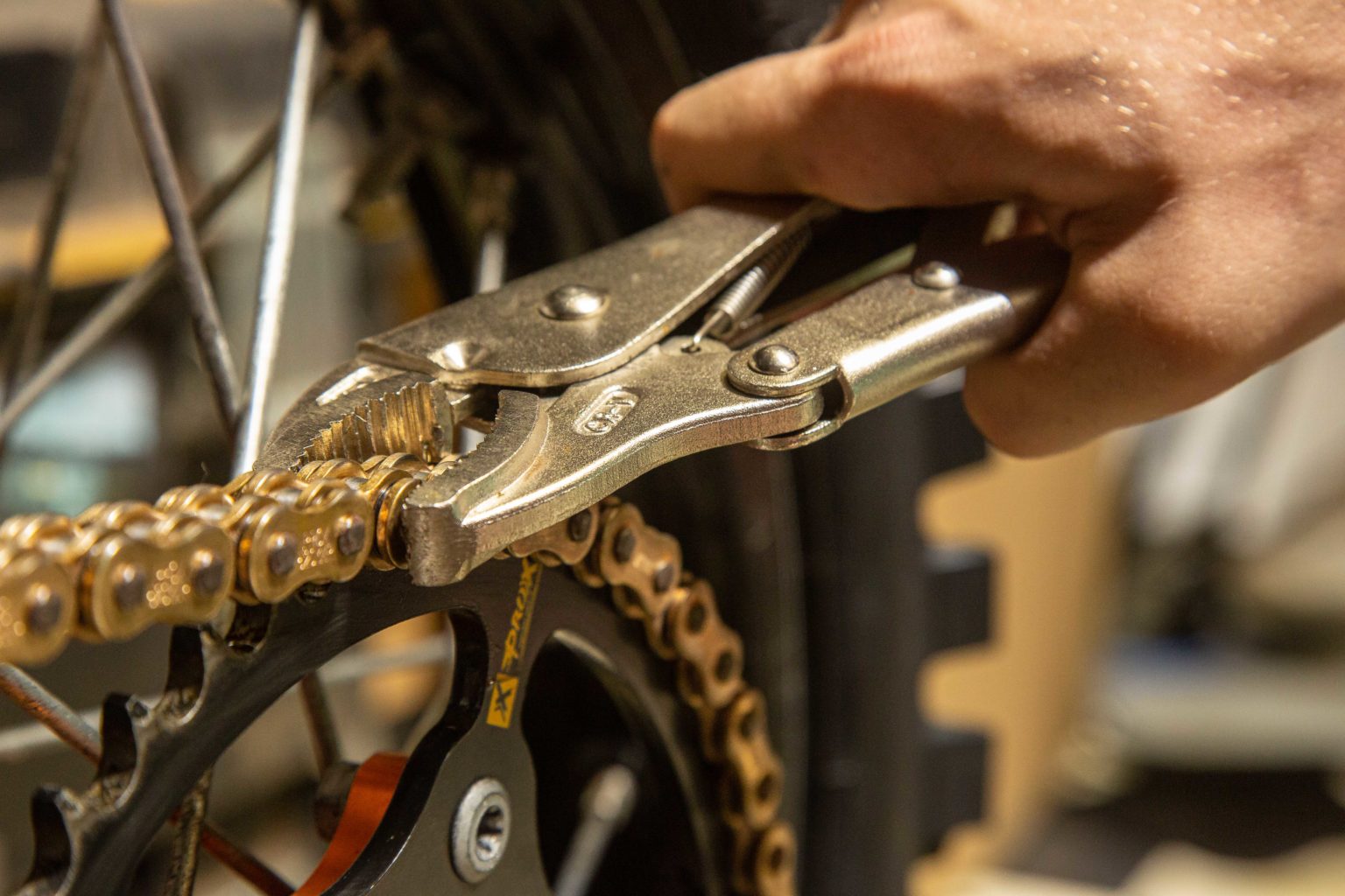DIY: Chain & Sprocket Replacement - Transmoto