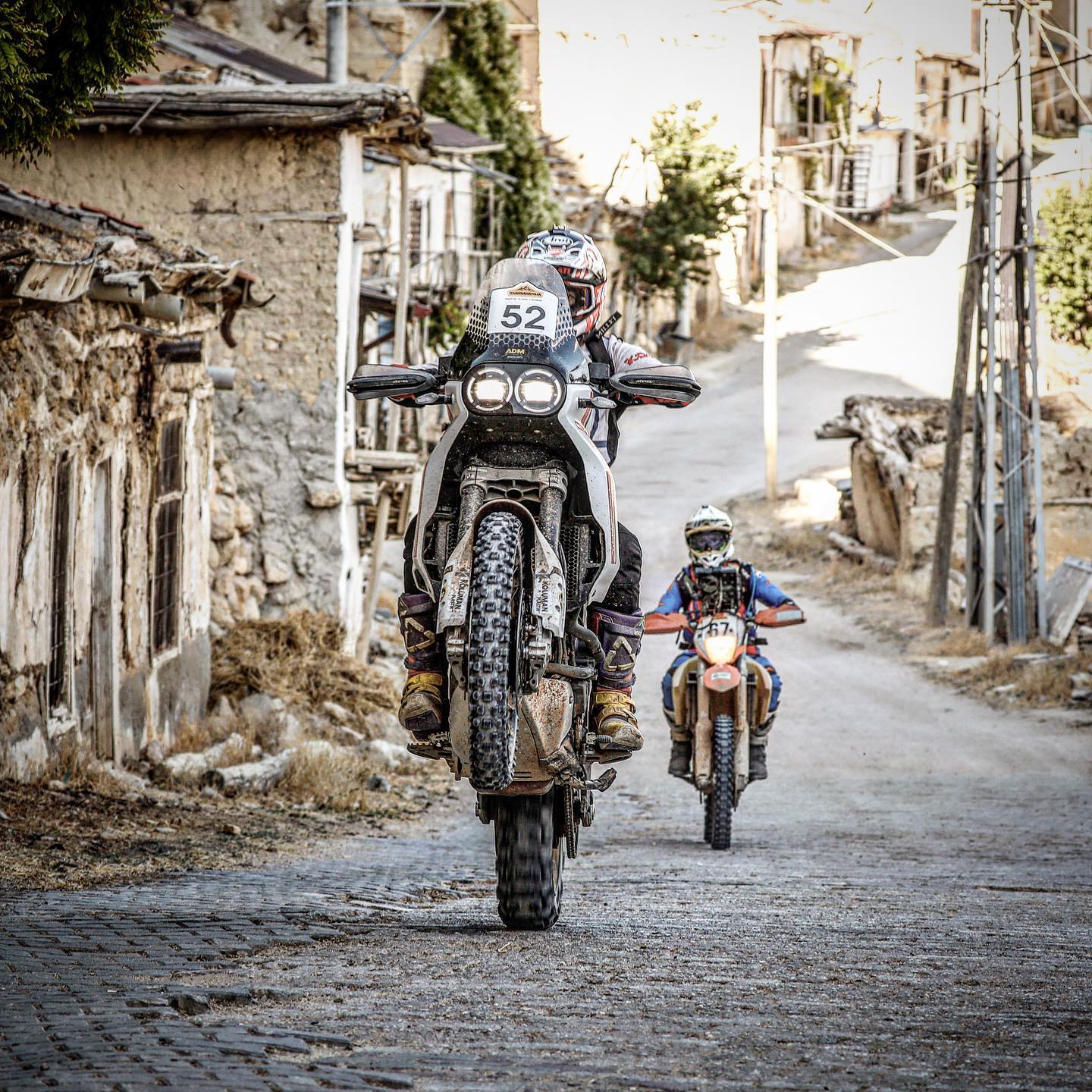 PUTTING THE DESERTX TO THE ULTIMATE TEST - Transmoto