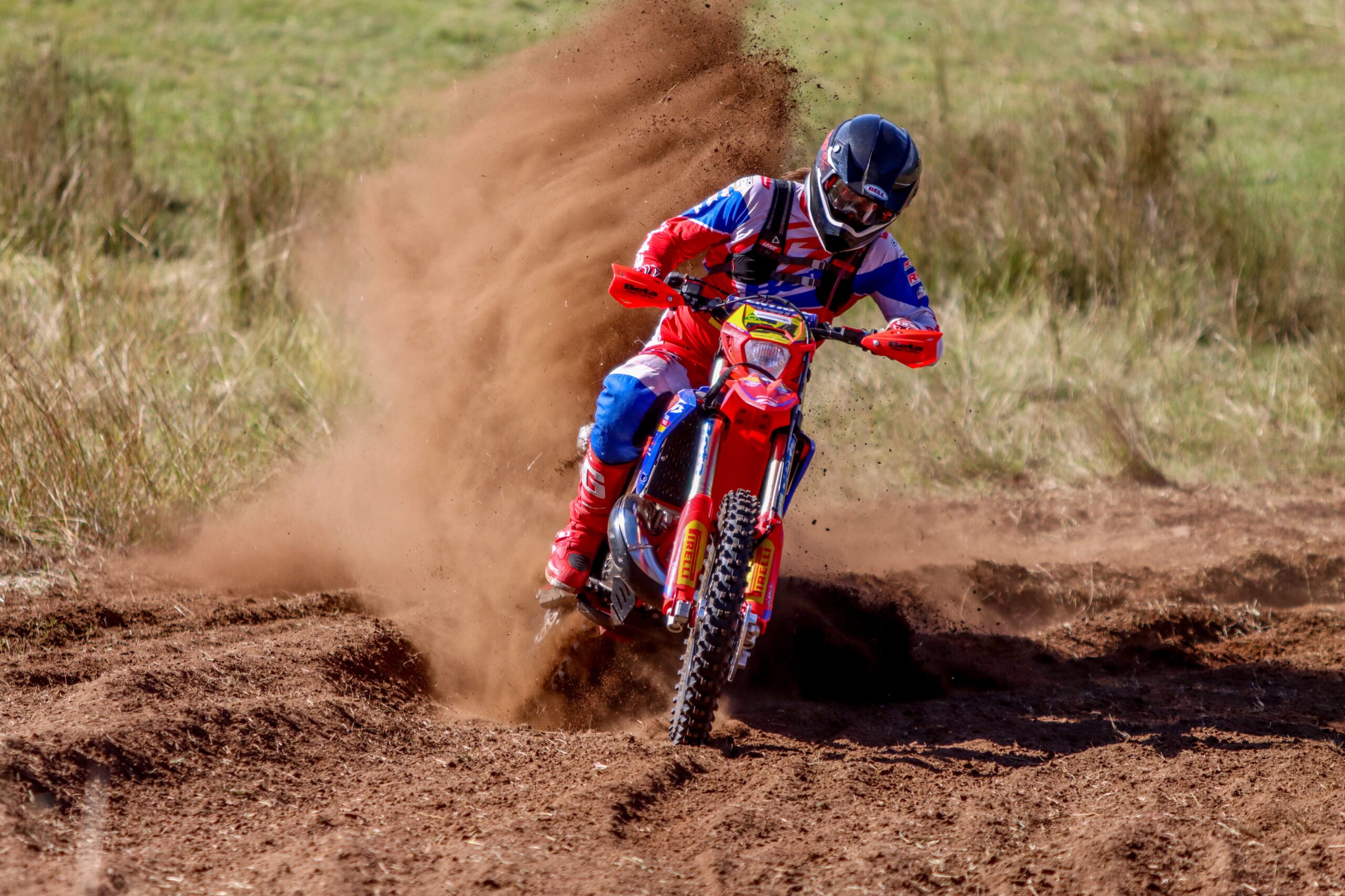 CHADWICK TRIUMPHS AT KOSCIUSKO KILLER - Transmoto