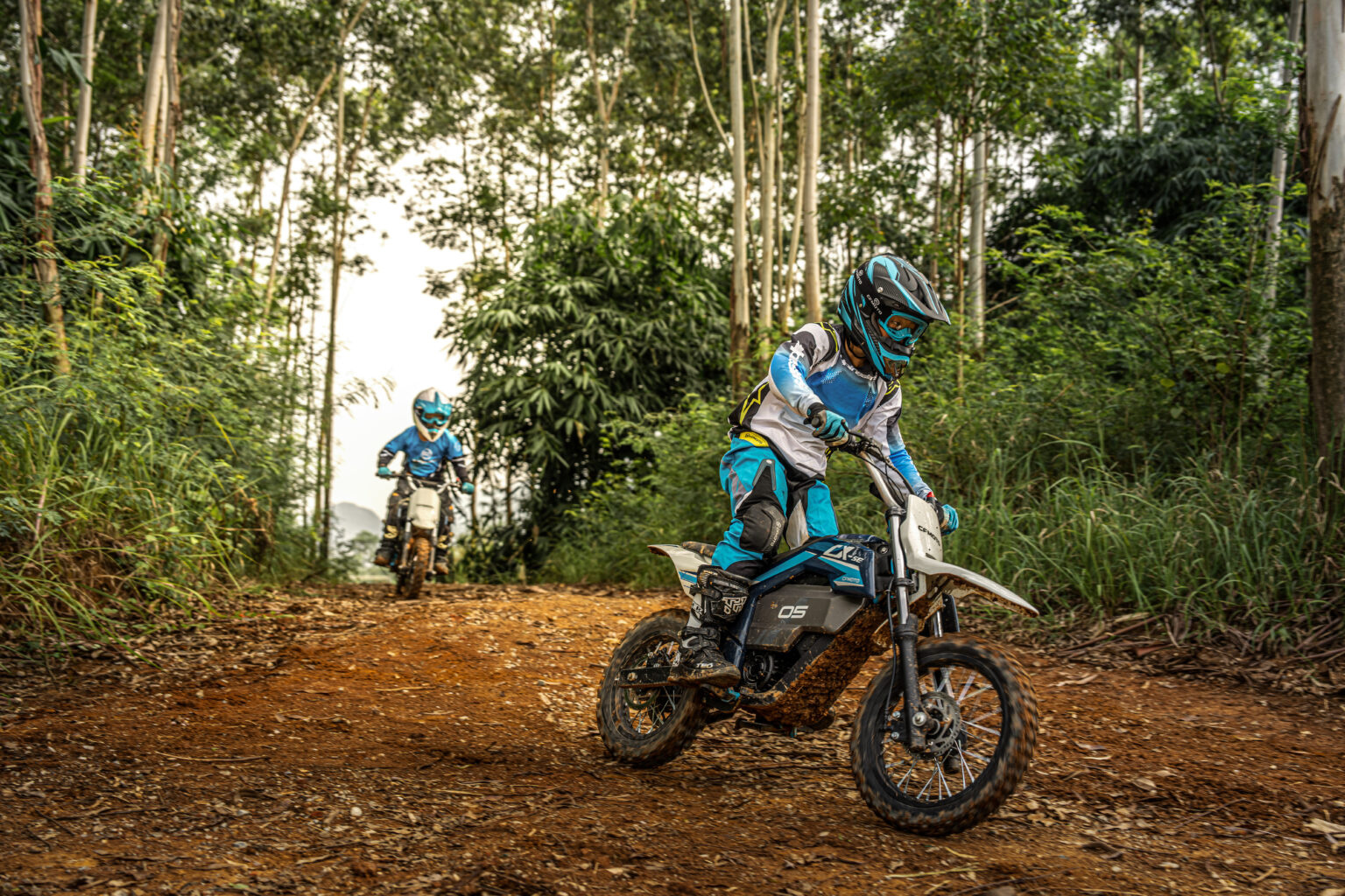 FIRST LOOK: CFMOTO ELECTRIC FUN BIKES - Transmoto