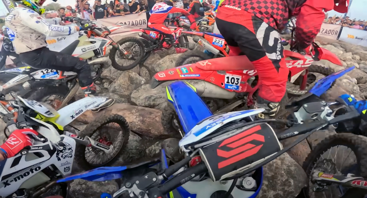 VIDEO: MARIO ROMAN SEA TO SKY BEACH RACE - Transmoto