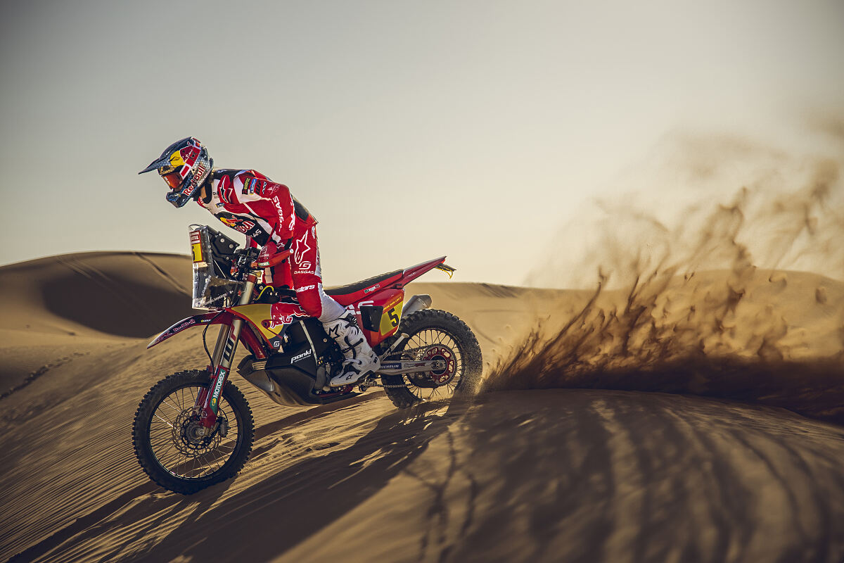 SANDERS AND SUNDERLAND READY FOR DAKAR - lickscycles.com