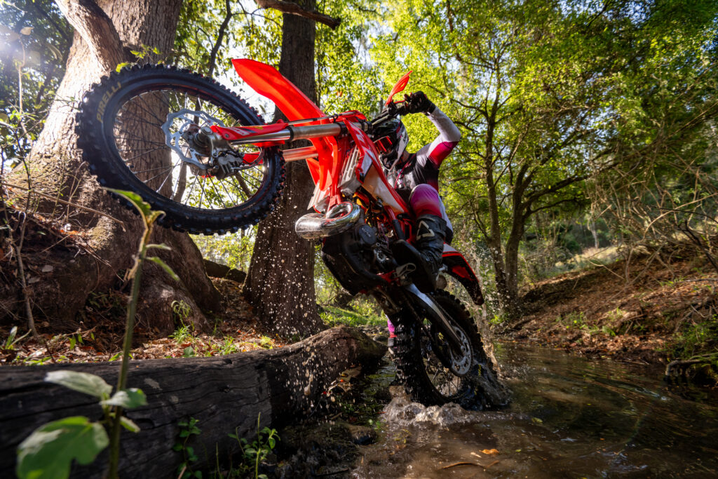 TESTED: BETA’S 2024 RR (ENDURO) MODELS - Transmoto
