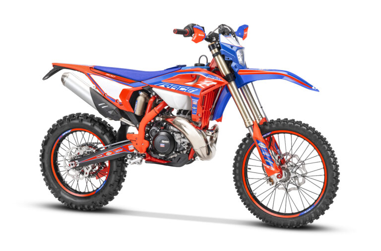 FIRST LOOK: BETA 2025 RR ‘RACE’ MODELS - Transmoto