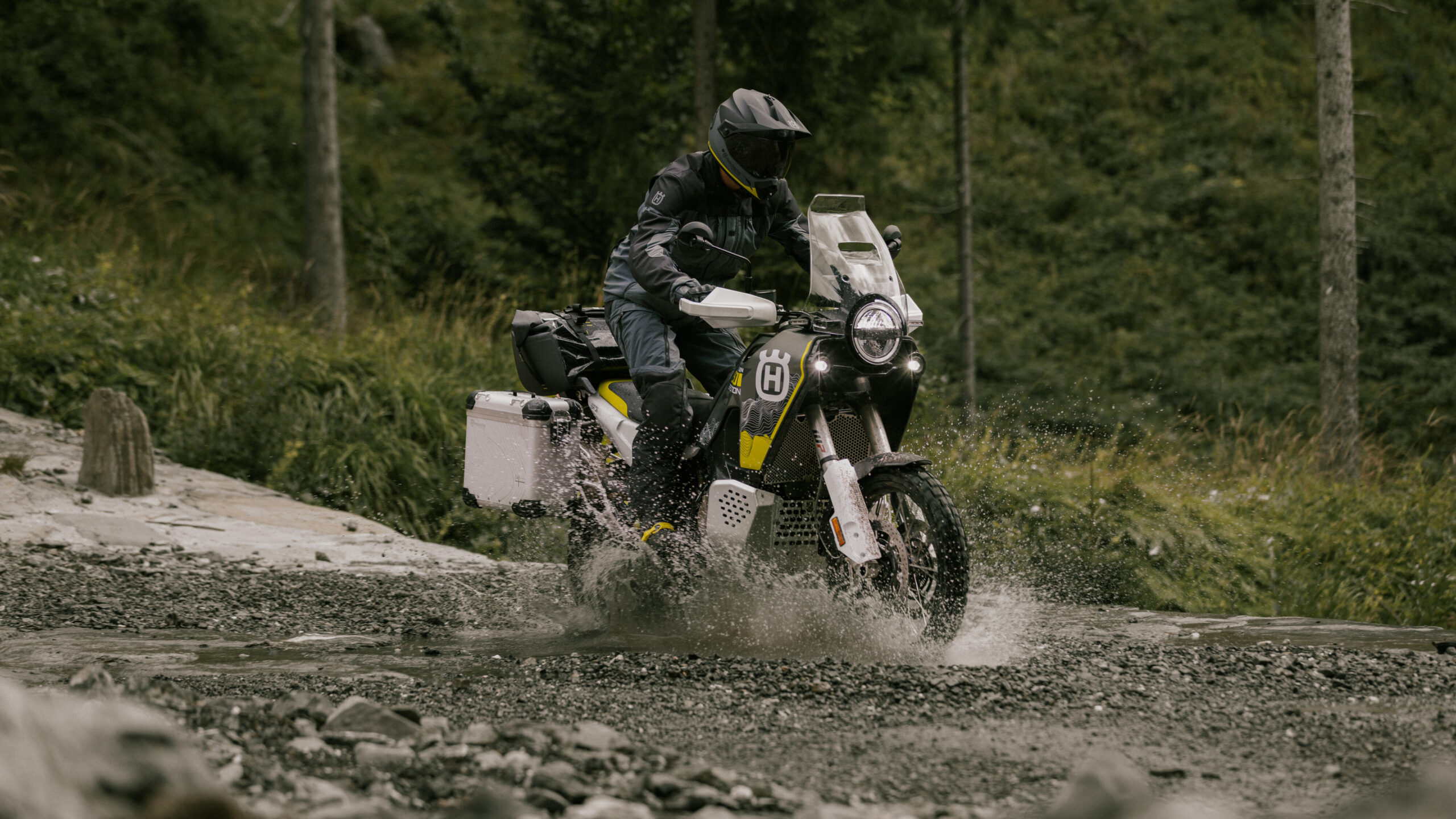 HUSKY 901 EXPEDITION: 2025 UPGRADES - Transmoto