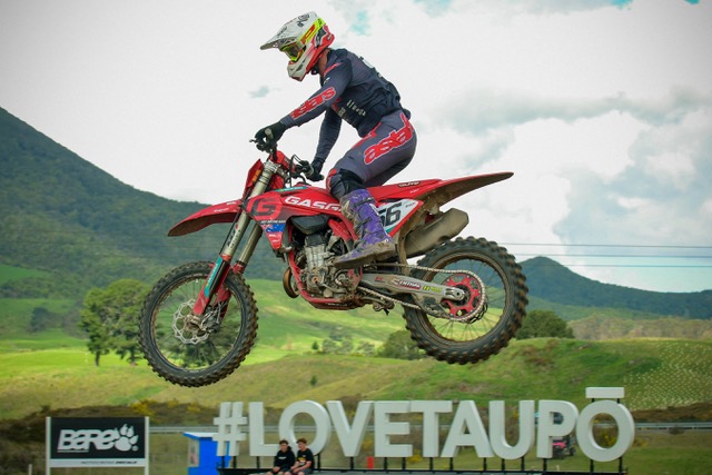 GIBBS BRINGS NZ TROPHY BACK TO OZ - Transmoto