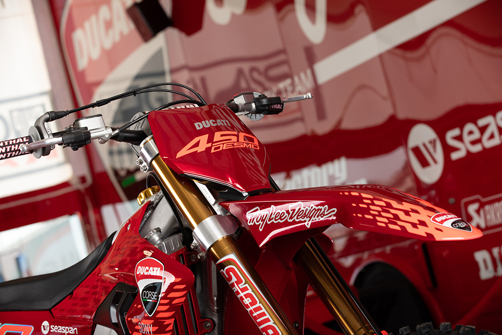 DUCATI CORSE & TLD CONFIRM COLAB - Transmoto