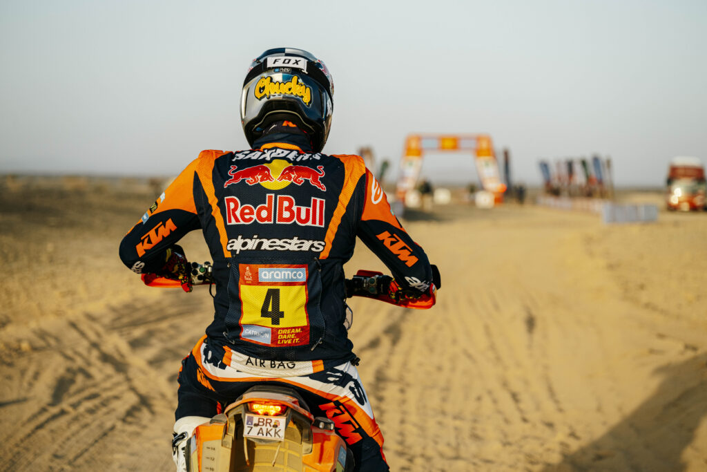 SANDERS LEADS 2025 DAKAR WEEK ONE - Transmoto