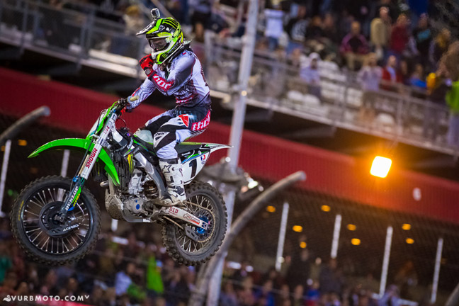 Villopoto takes the red plate from Millsaps - Transmoto
