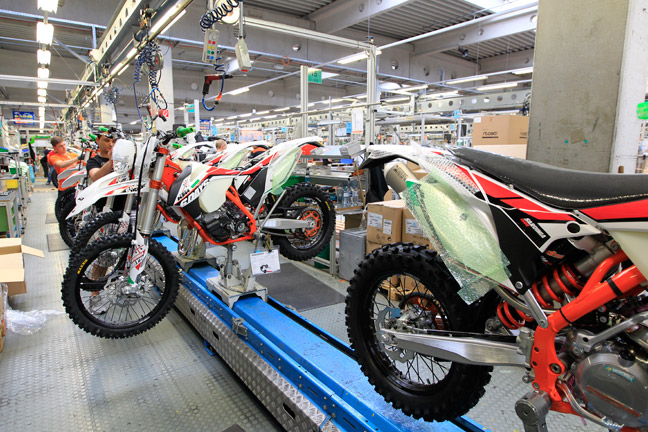 Transmoto Exclusive - Inside the KTM Factory - Transmoto