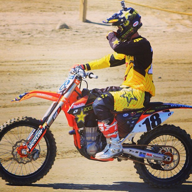 Throwdown No.153 - Transmoto