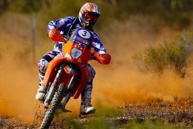 Dramatic first day of Safari with AJ Roberts out injured and Grabham in ...