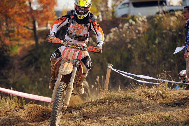 Buttrick Wins Japanese National Cross Country Finale - Transmoto