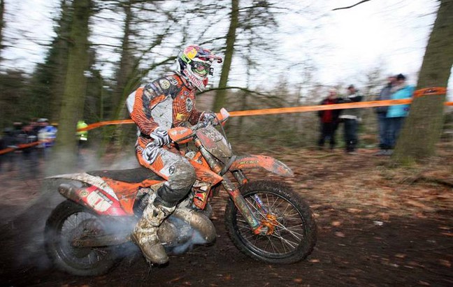 David Knight starts off the year in winning style - Transmoto