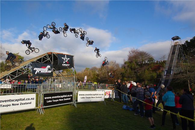 Jed Mildon lands world's first triple backflip on BMX - Transmoto