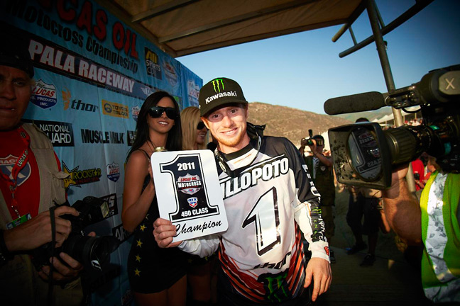 Throwdown No.56 - Maddo injuried - Transmoto