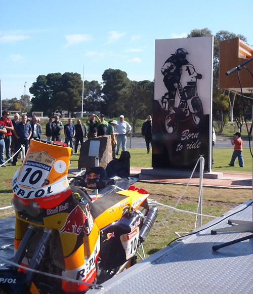 Throwdown No.69 - Honda Australia's soon-to-be test track - Transmoto